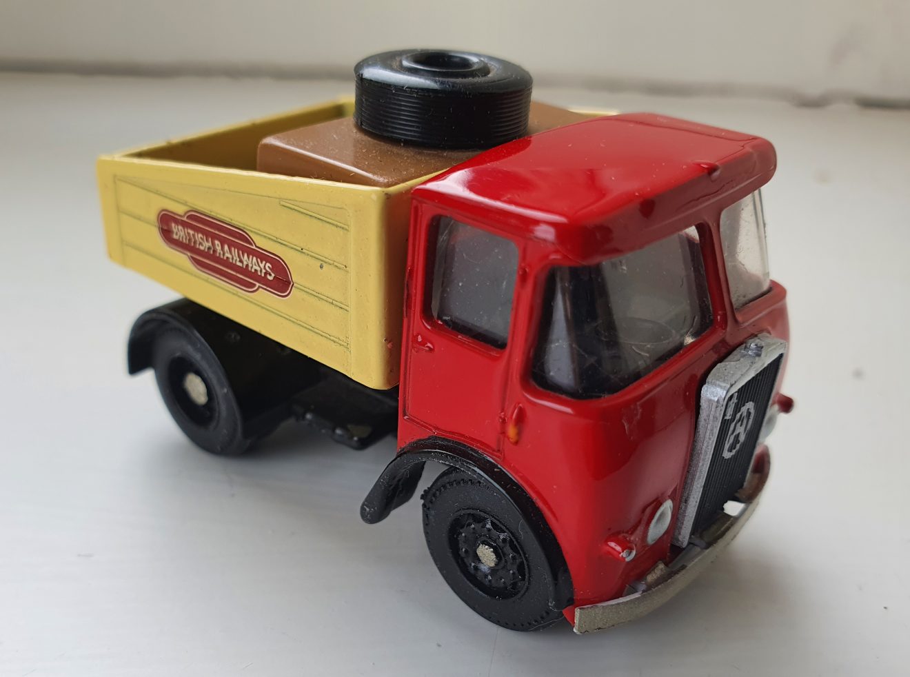 Road vehicles of the period - part 1 - EFE, Base Toys and Lledo ...